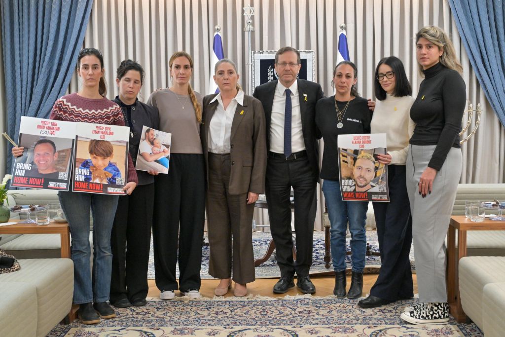 Un encuentro especialmente doloroso, con madres de niños cuyos padres ...